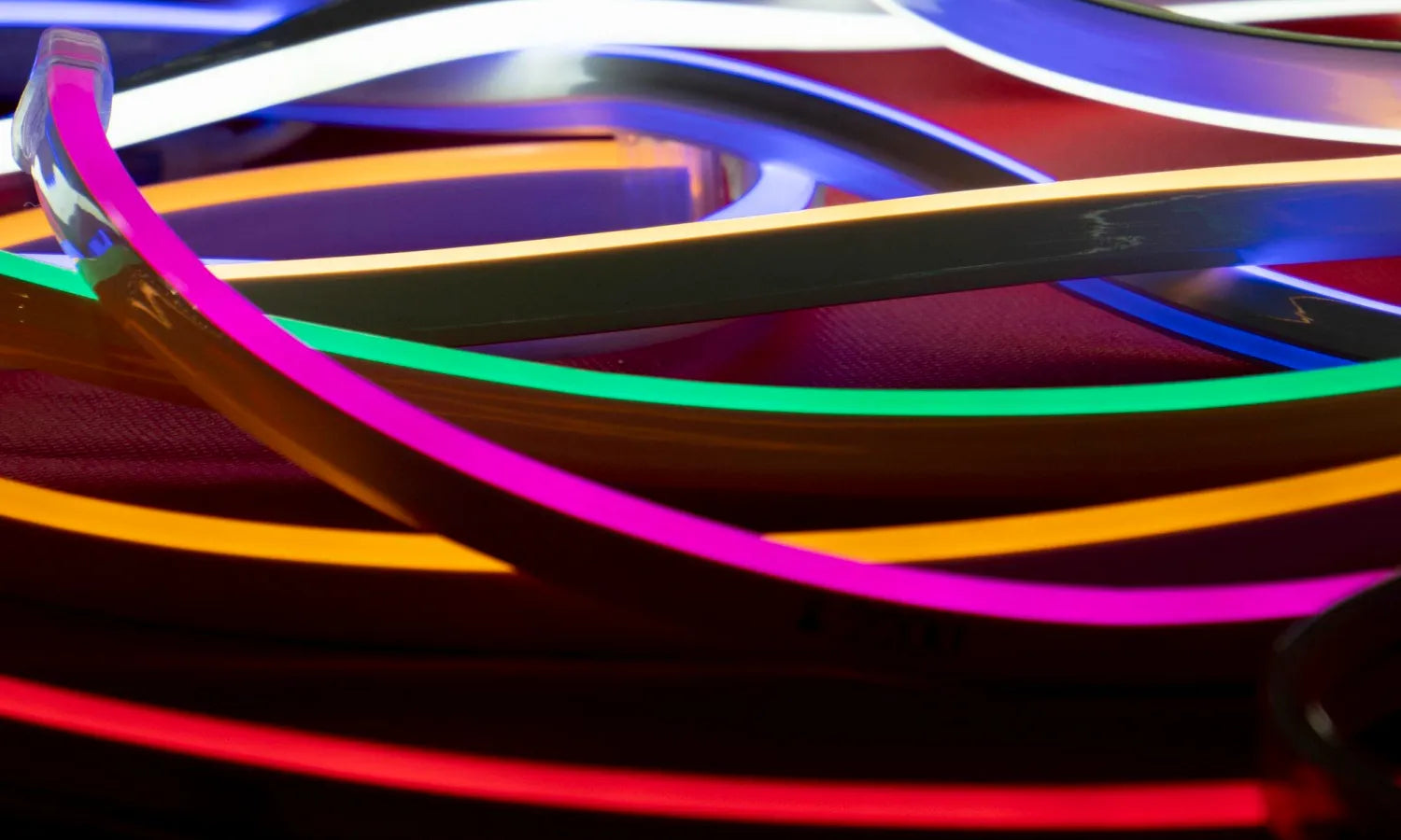 Pourquoi intégrer des rubans LED dans votre décoration